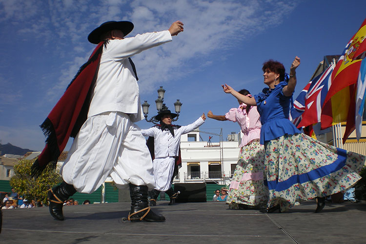 22 de Agosto. DÍA DEL FOLCLORE – Sutoss